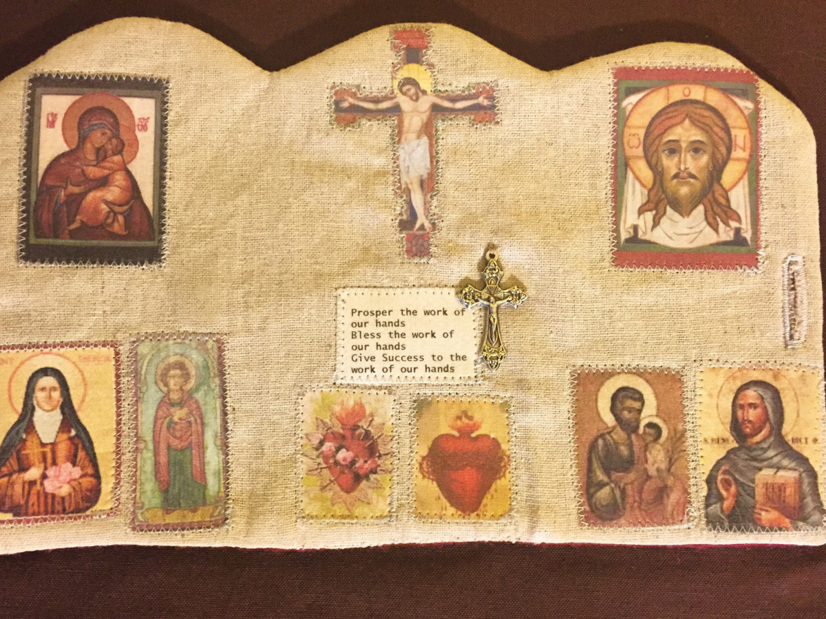 Custom Triptych Pocket Oratory | Peter’s Square