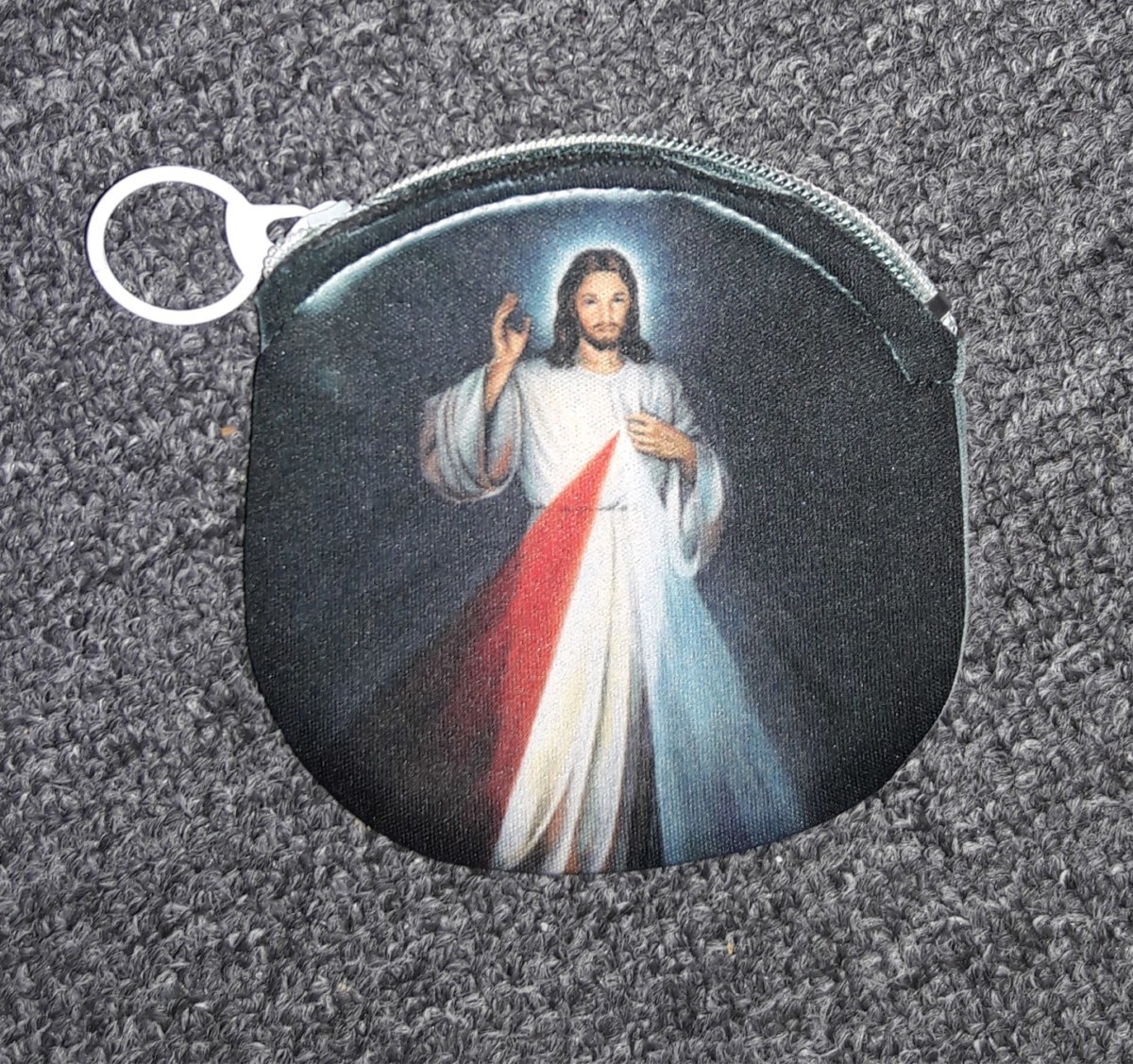Rosary Case/coin purse/zippered pouch: Images of Jesus | Peter’s Square